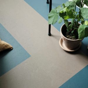 Guide 2023: Alt om valg af vinyl- eller linoleumsgulv til køkkenet